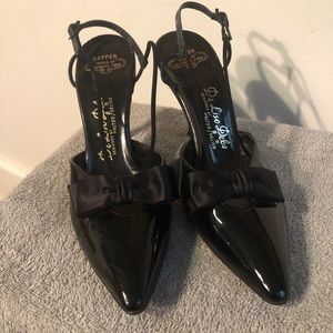 DeLiso | Shoes | Vintage Deliso Debs Blk Patent Leather Heels Sz 7 ...